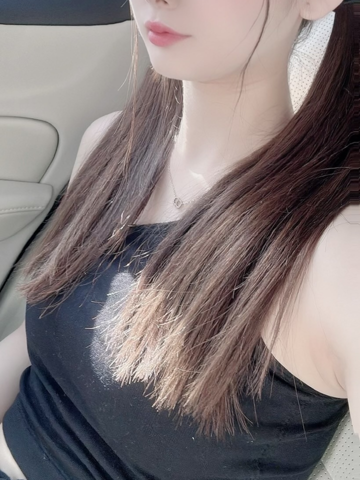 在籍女性│大阪 会員制高級デリヘル【Palm Osaka-パルムオオサカ-】